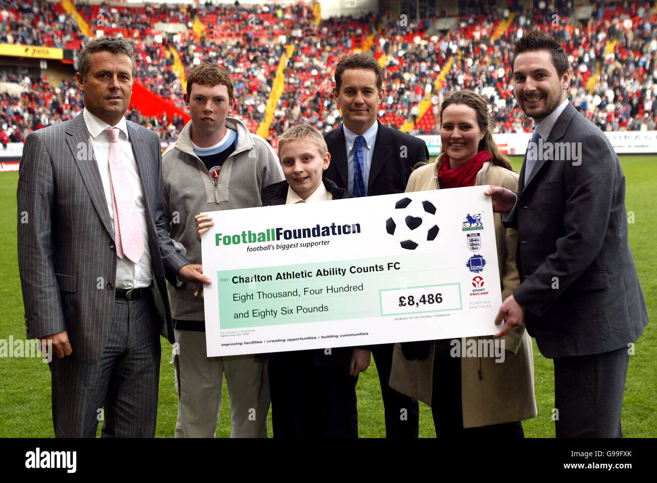 Barclays cheque hi-res stock photography and images - Alamy