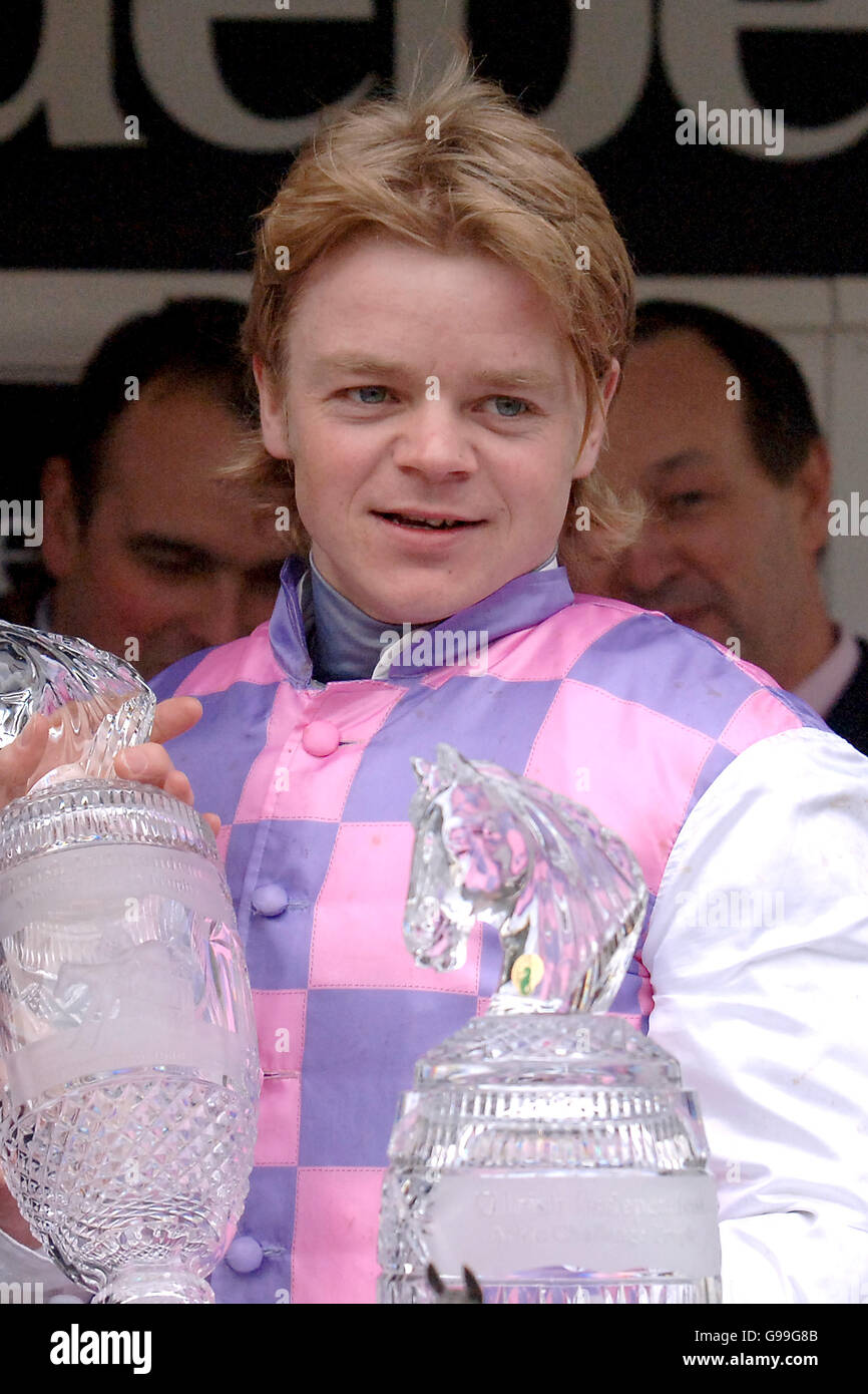 RACING Cheltenham. Robert Thornton, Jockey Stock Photo - Alamy
