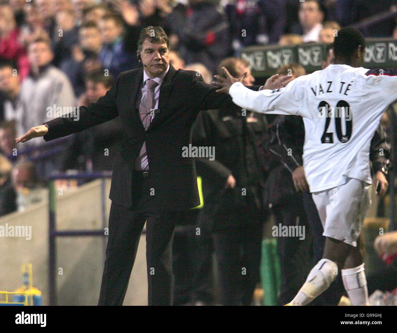 (L-R) Bolton Wanderers' manager Sam Allardyce congratulates Ricardo Vaz ...