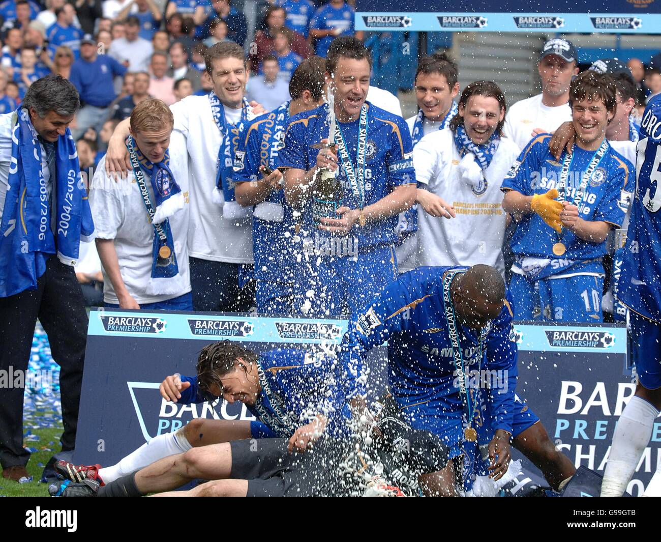 Chelsea players celebrate after winning the Premiership Stock Photo - Alamy