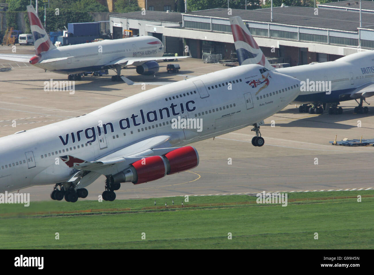 The view from inside the new Heathrow Control Tower at Heathrow Airport ...