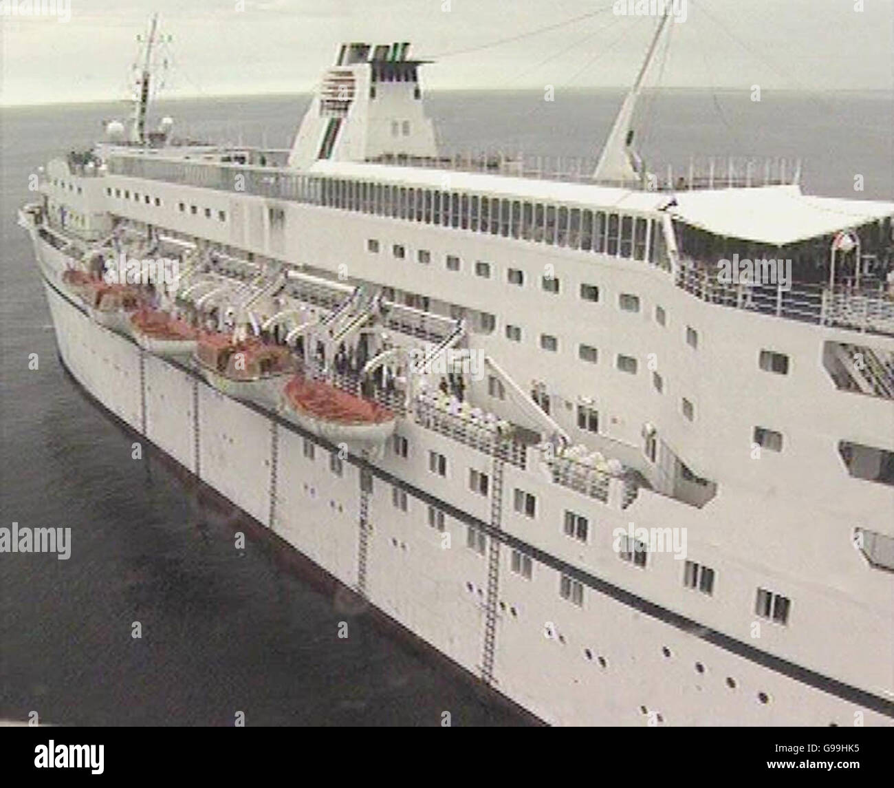 Calypso ship fire hi-res stock photography and images - Alamy