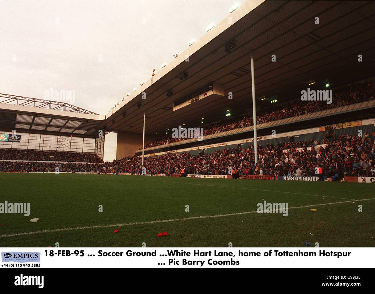 18 feb 95 soccer ground white hart lane hi-res stock photography and ...