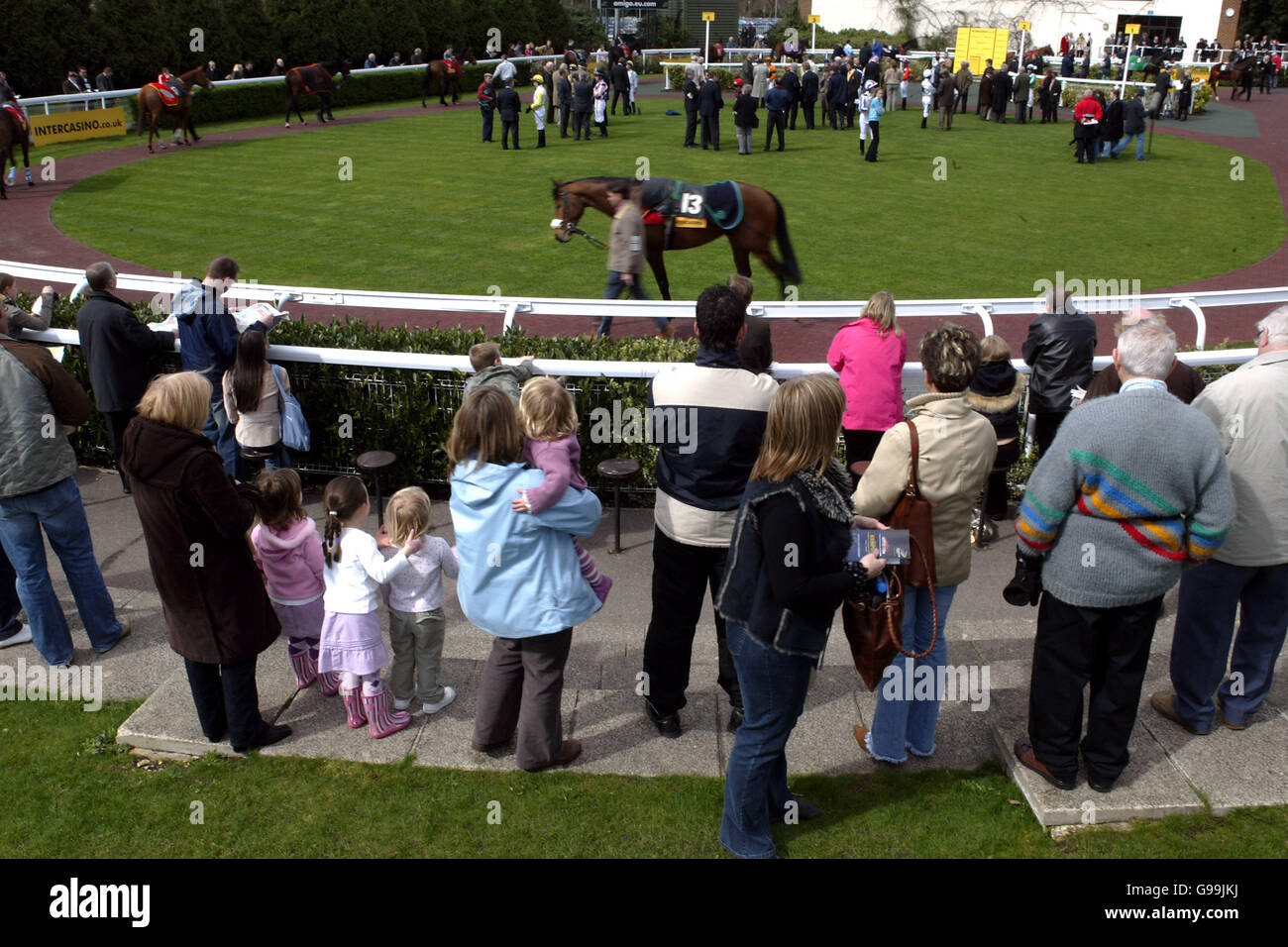 Horse Racing - Kempton Park. The Parade Ring at Kempton Park Stock ...