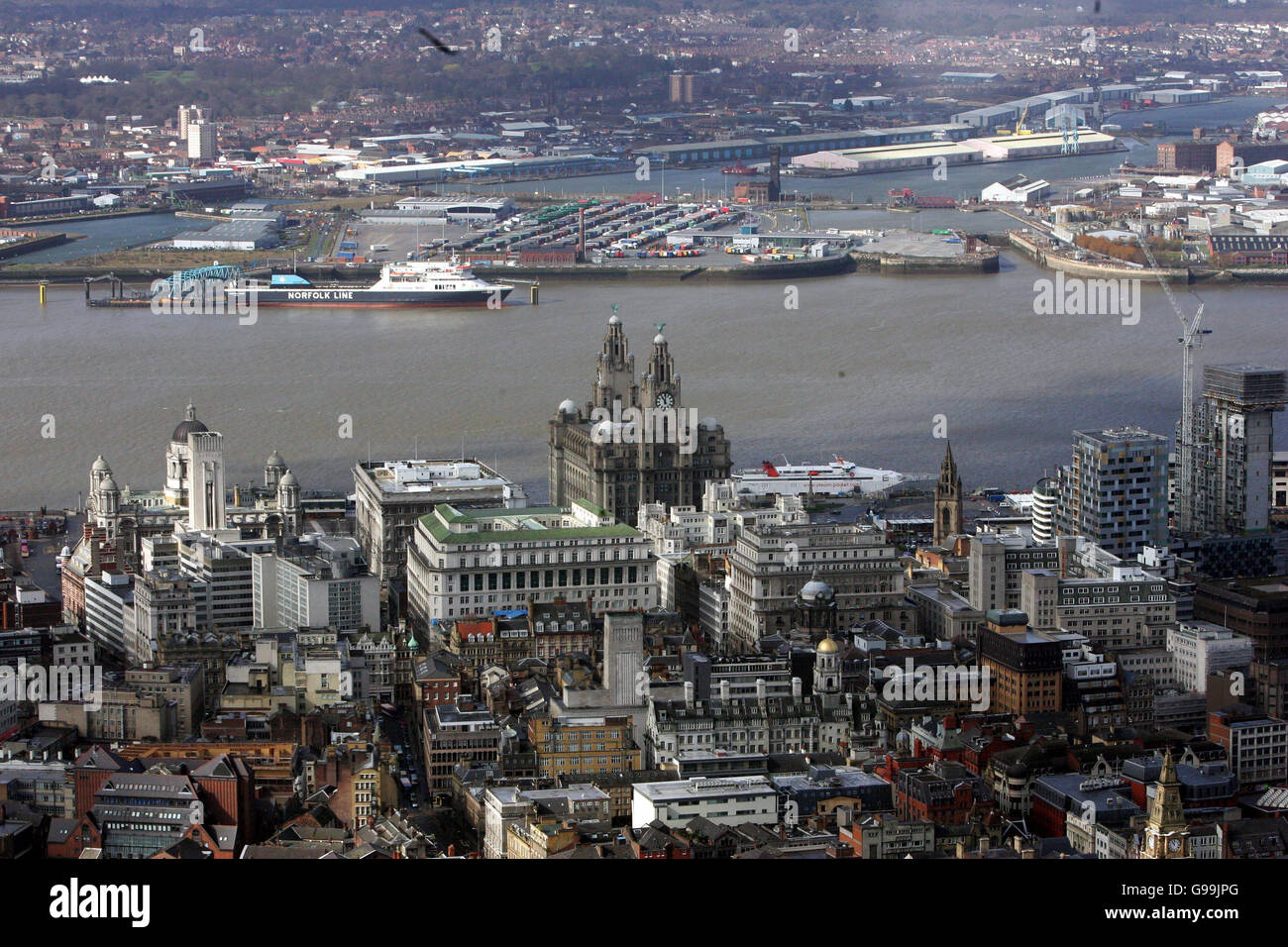 Aerial view of Liverpool's Liverbuildings and River Mersey Stock Photo ...
