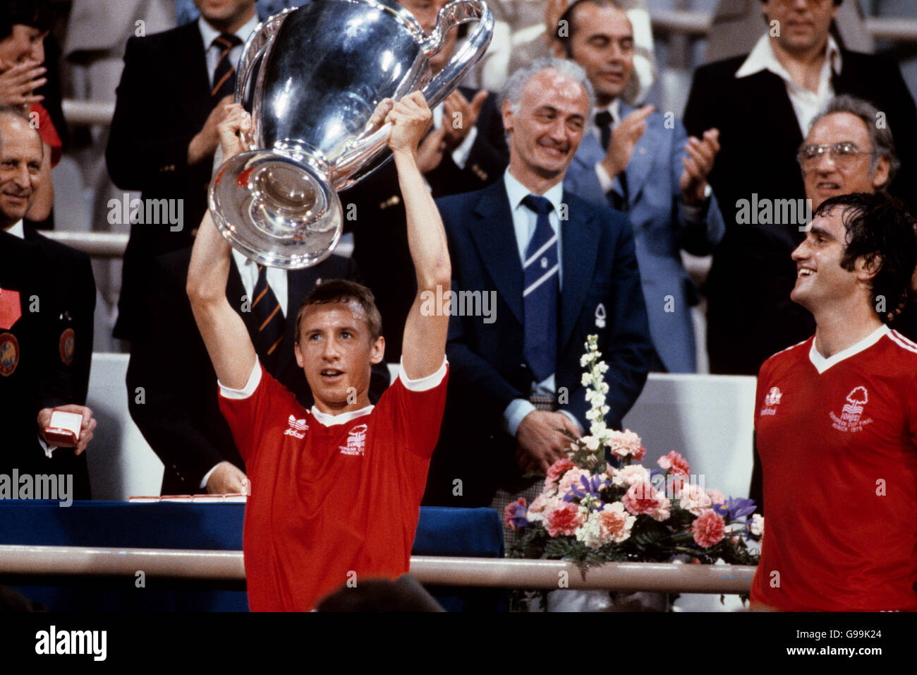 Nottingham forest captain john mcgovern lifts the european cup hi-res ...
