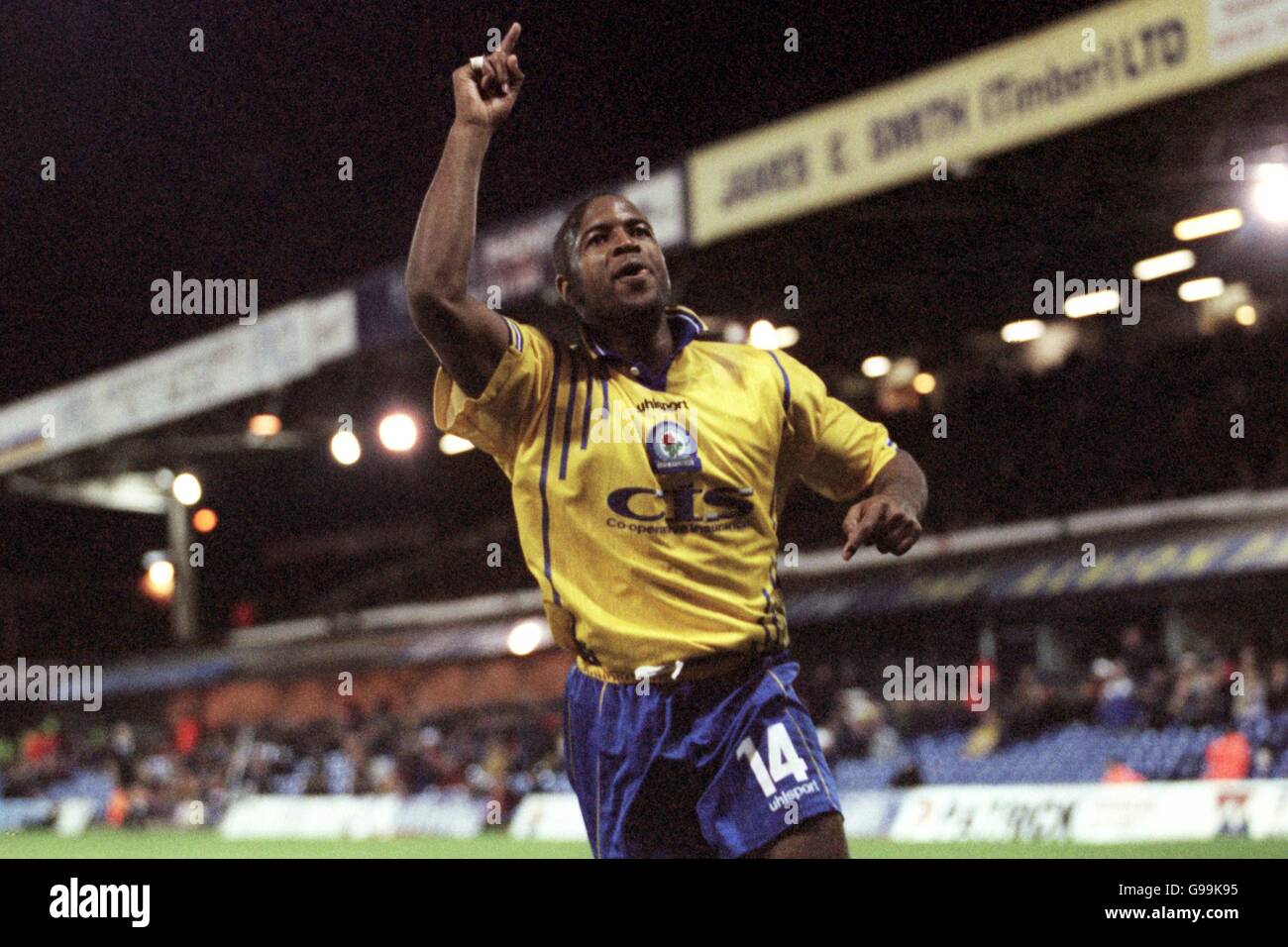 Blackburn Rovers' Nathan Blake celebrates after scoring Stock Photo - Alamy