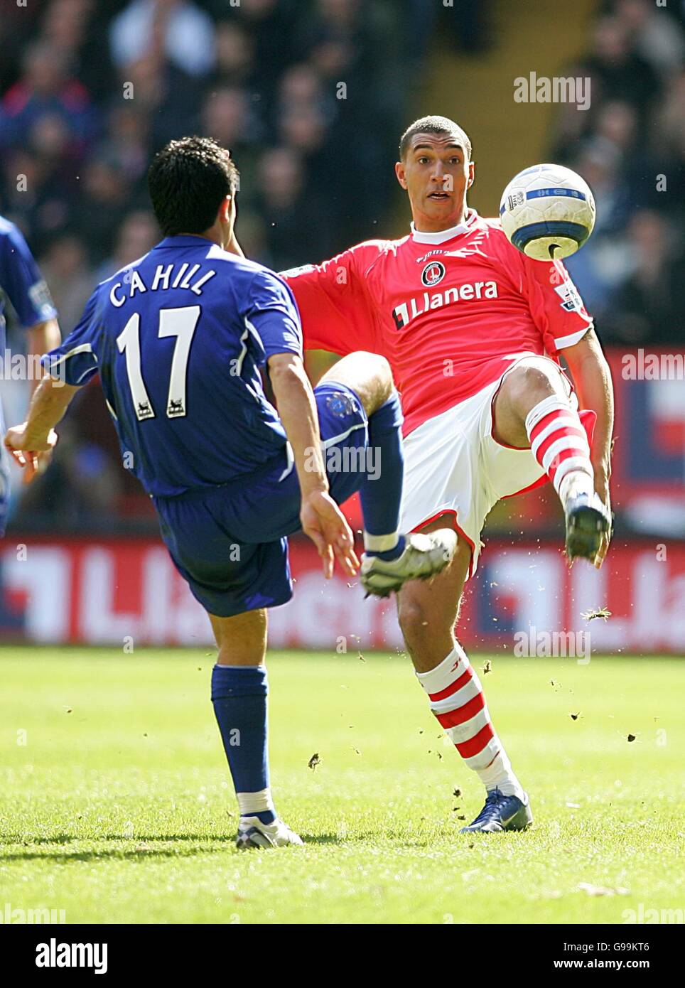 Charlton athletic and tim cahill hi-res stock photography and images ...