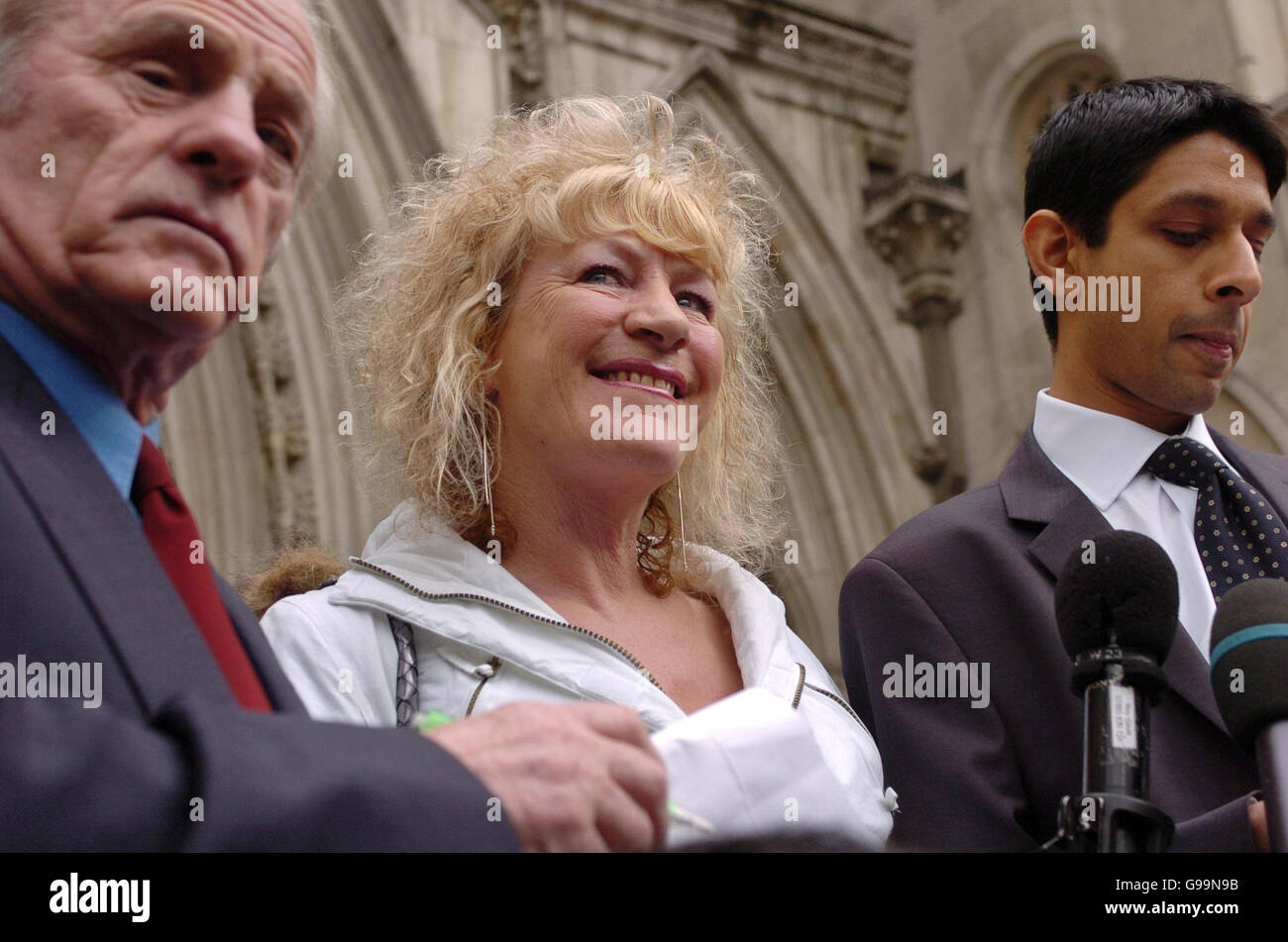Cancer victim Ann Marie Rogers outside the Court of Appeal in London ...