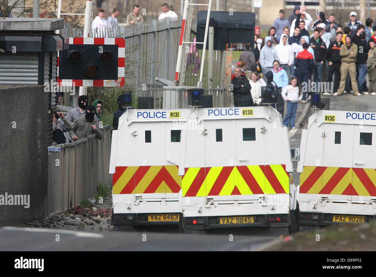 Throw stones hi-res stock photography and images - Alamy