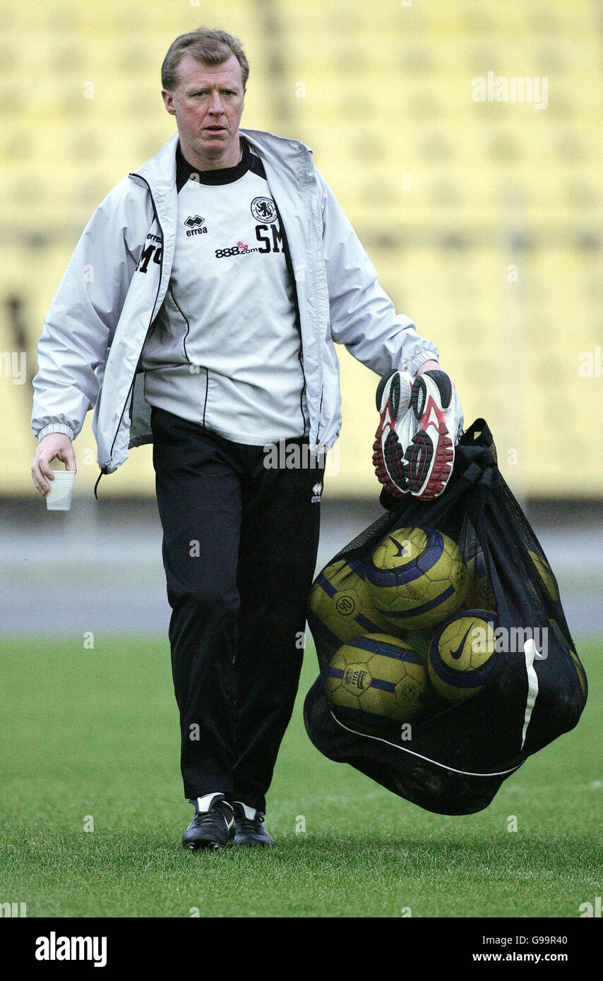 Middlesbrough manager Steve McClaren during a training session at ...