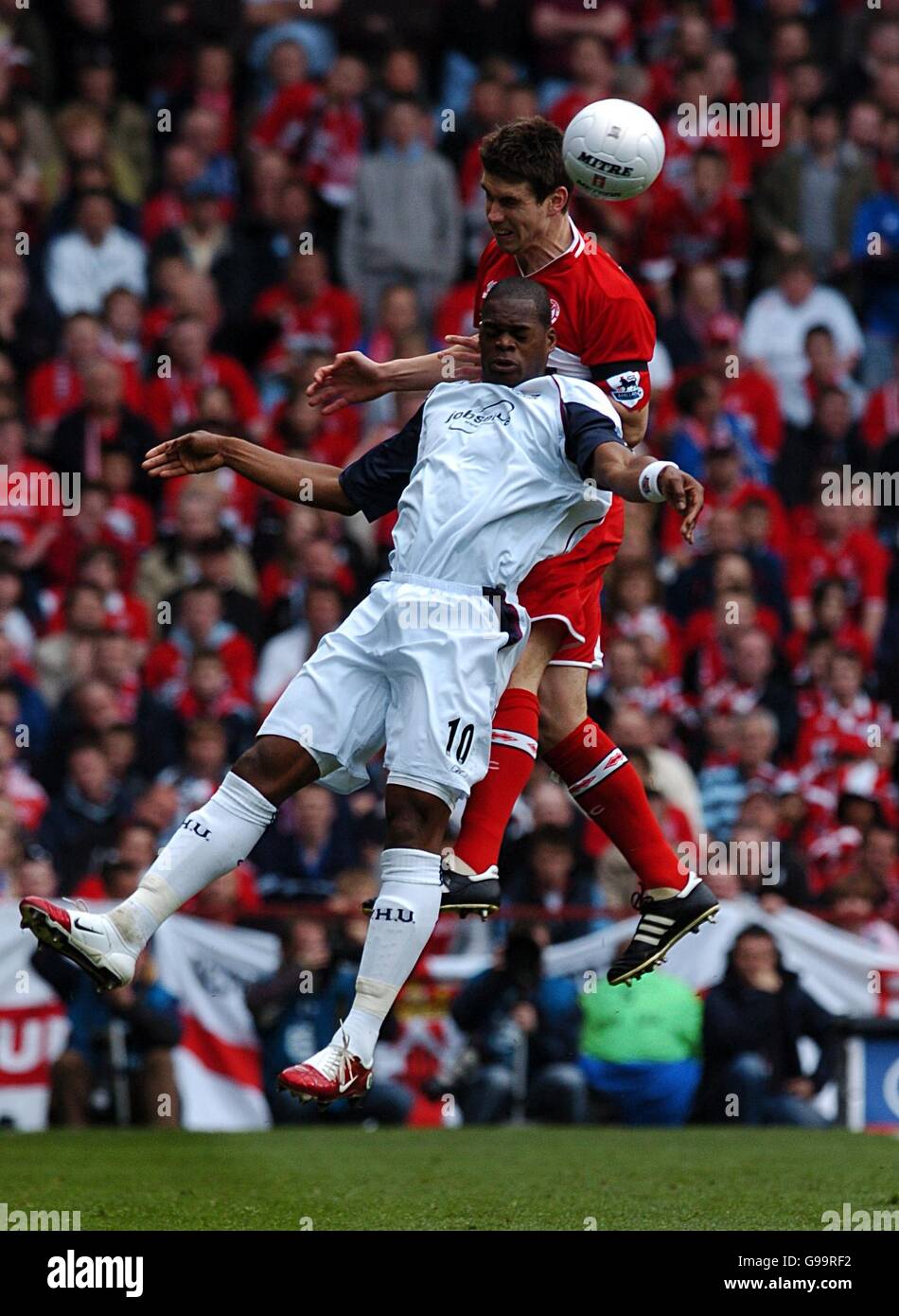 Middlesbroughs chris riggott and west ham united marlon harewood hi-res ...
