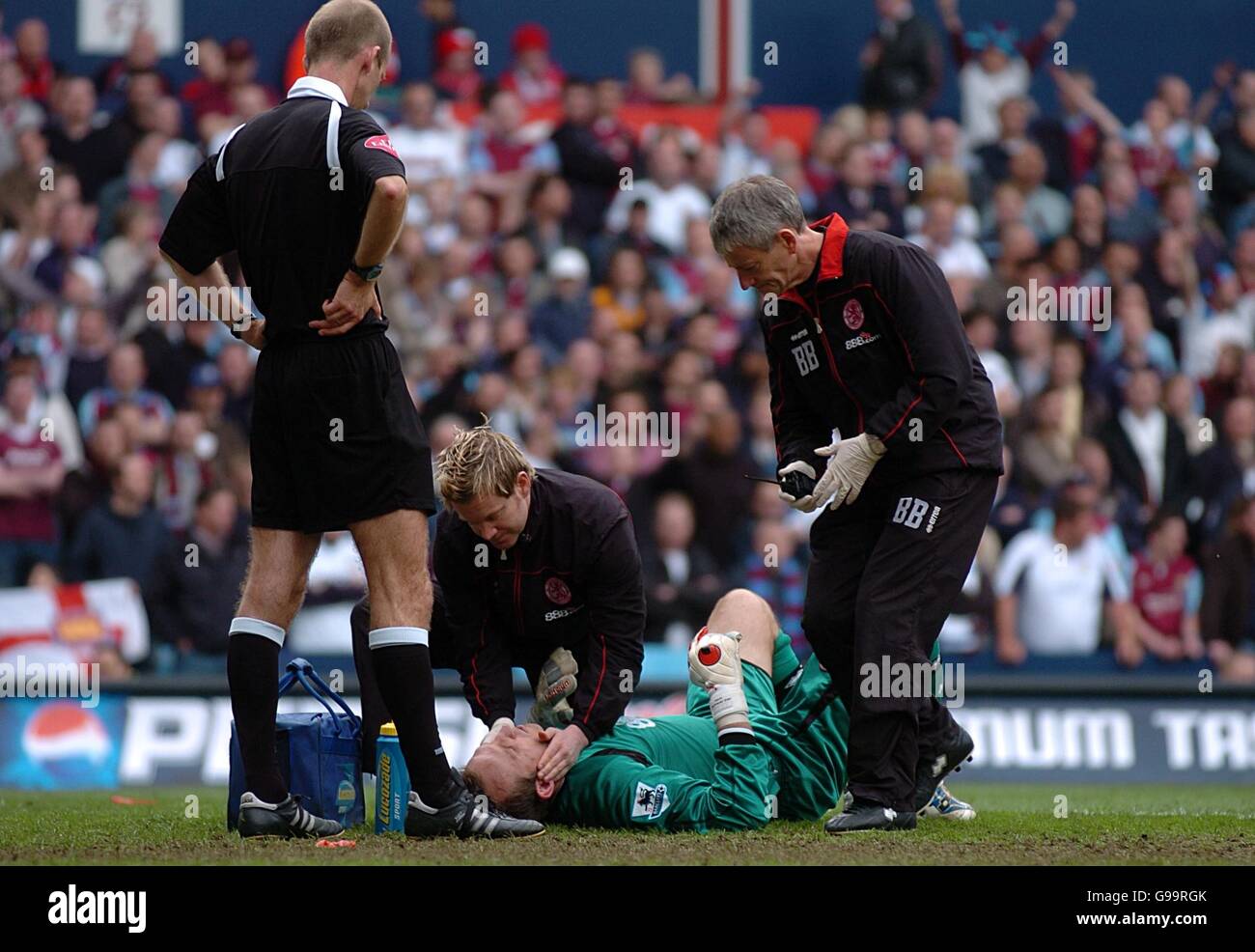 Middlesbrough's goalkeeper Mark Schwarzer recieves treatment Stock ...