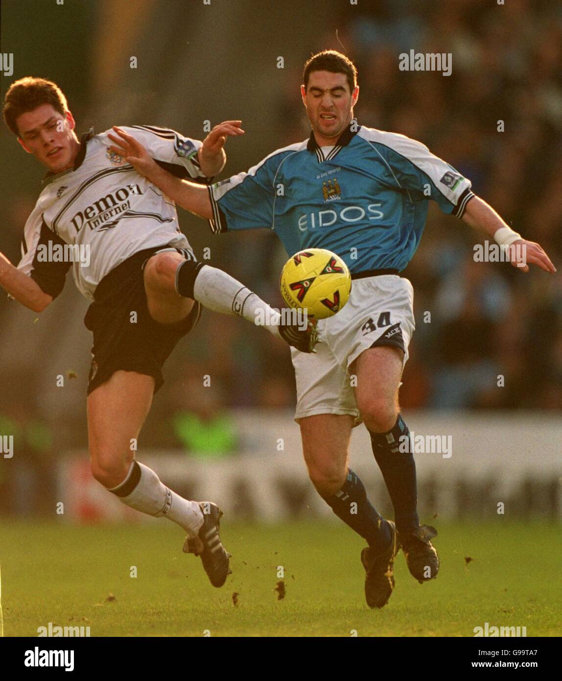 Soccer football league division one fulham v manchester city hi-res ...