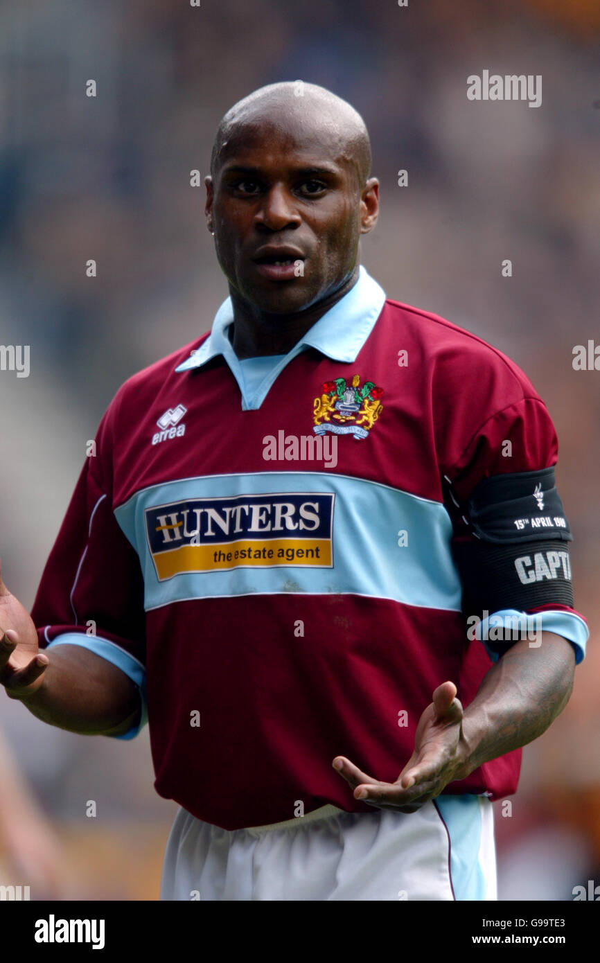 Soccer - Coca-Cola Football League Championship - Hull City v Burnley - KC Stadium. Frank ...