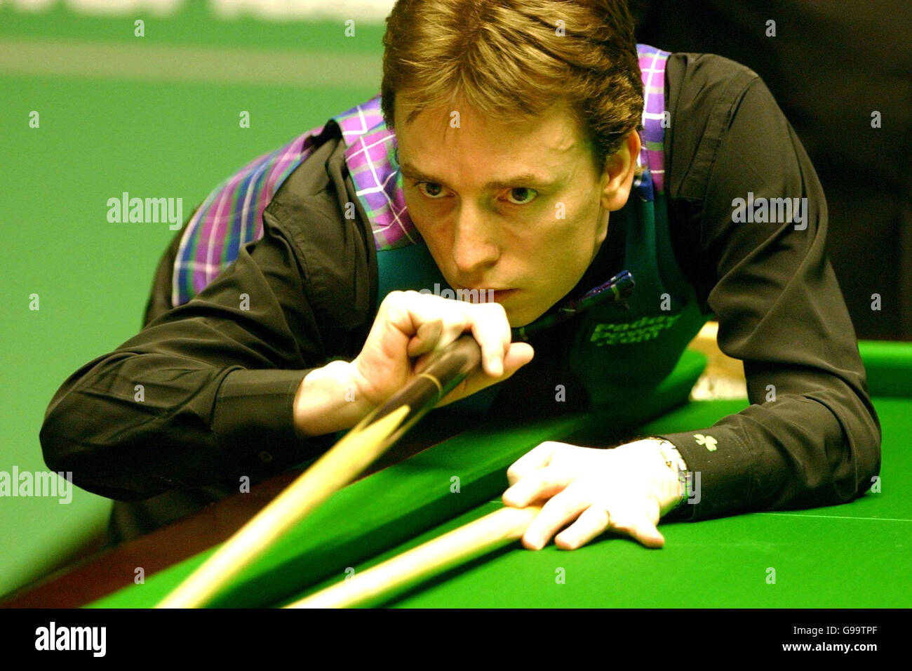 Matthew stevens plays a shot hi-res stock photography and images - Alamy