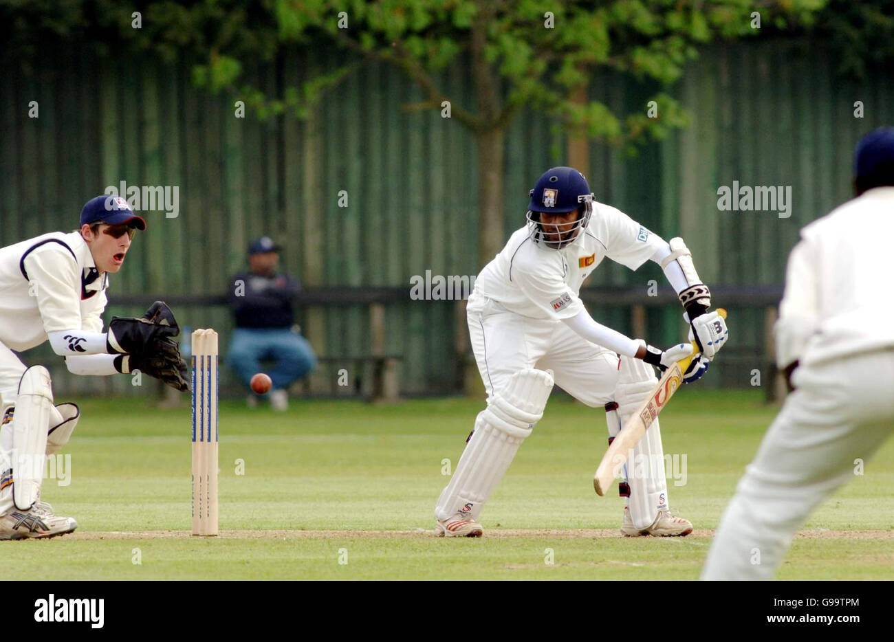 Sri Lankan batsman Thilan Samaraweera (R) plays a shot as British ...
