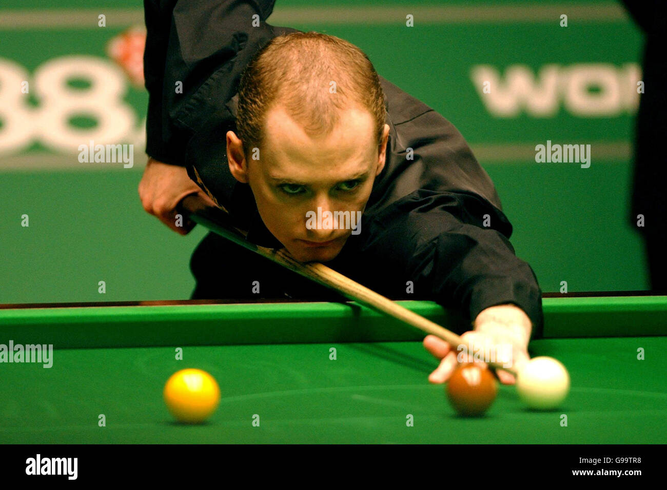 SNOOKER World. Scotland's Graeme Dott in action against Nigel Bond ...