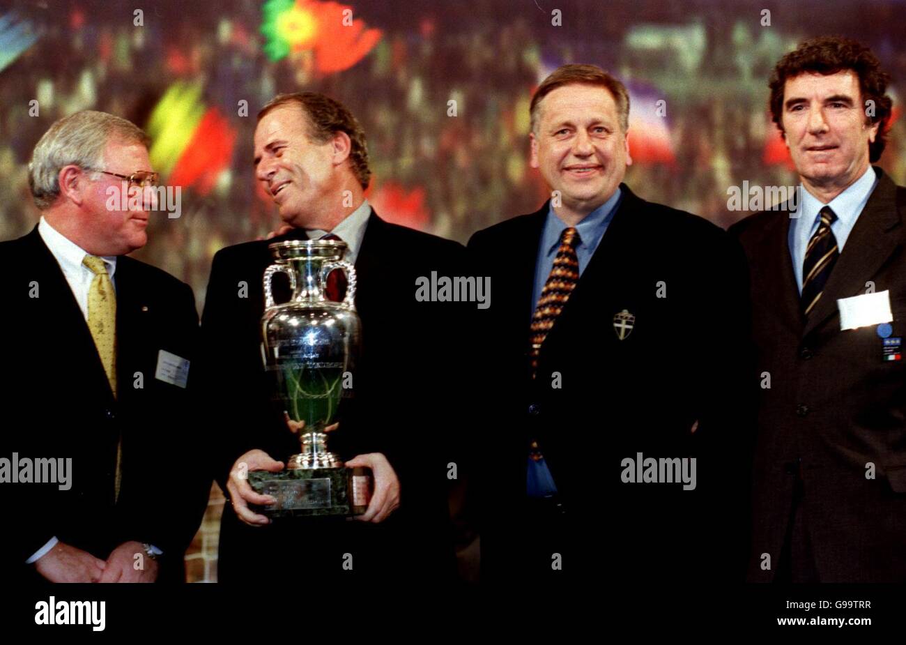 Euro 2000 trophy hi-res stock photography and images - Alamy