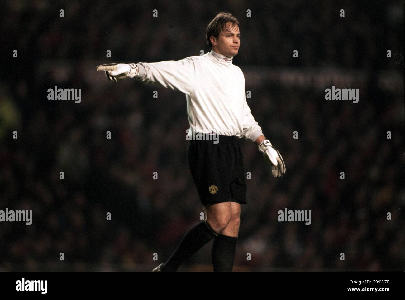 Manchester united goalkeeper mark bosnich hi-res stock photography and ...