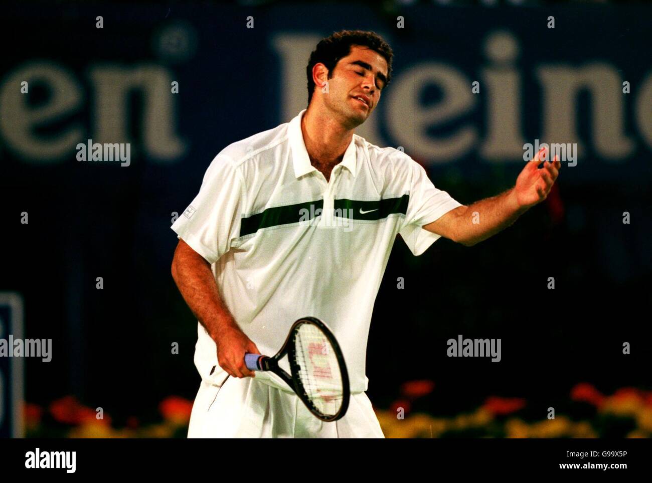 Pete sampras andre agassi 2000 hi-res stock photography and images - Alamy