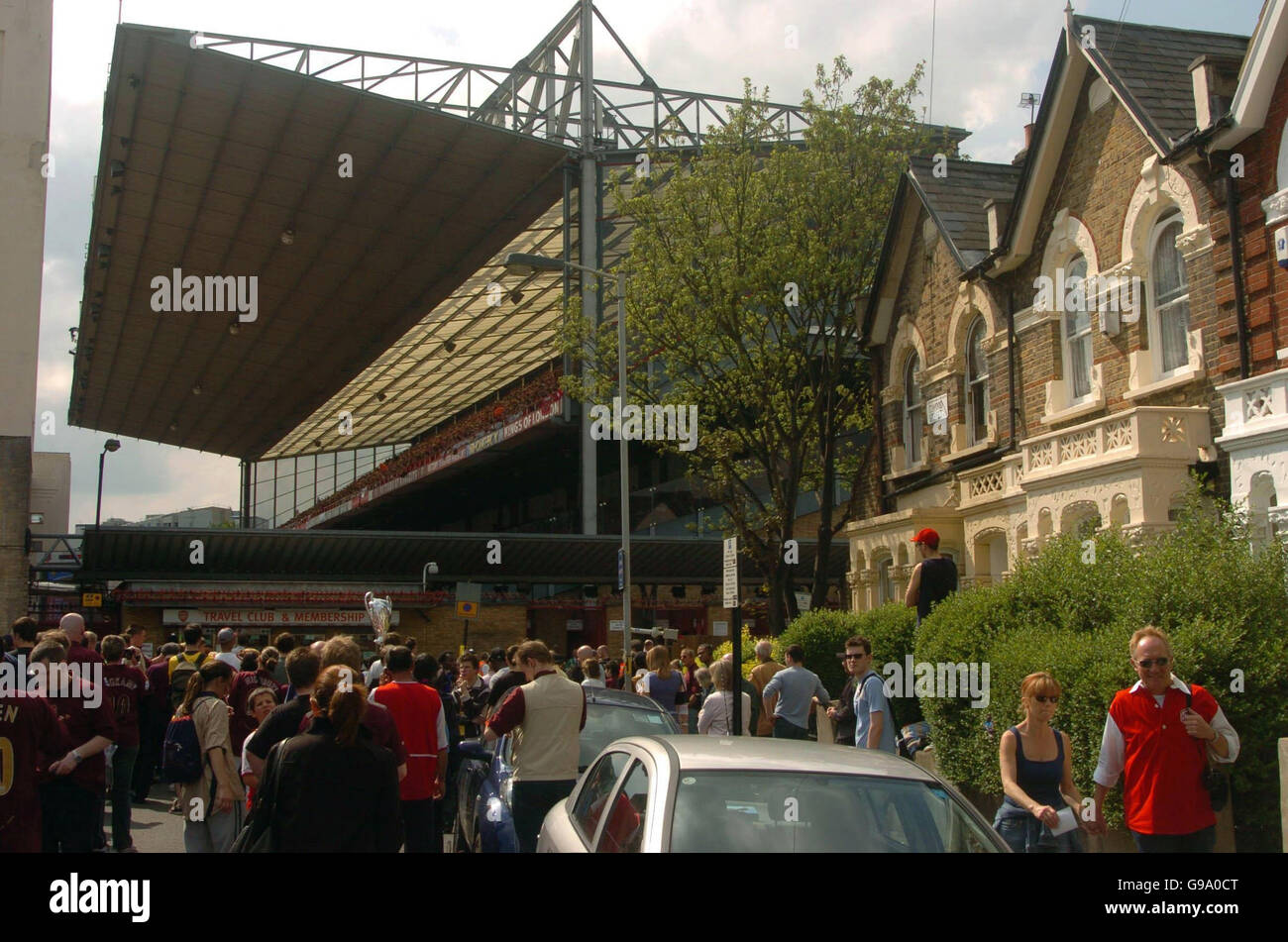 Highbury stadium outside hi-res stock photography and images - Alamy
