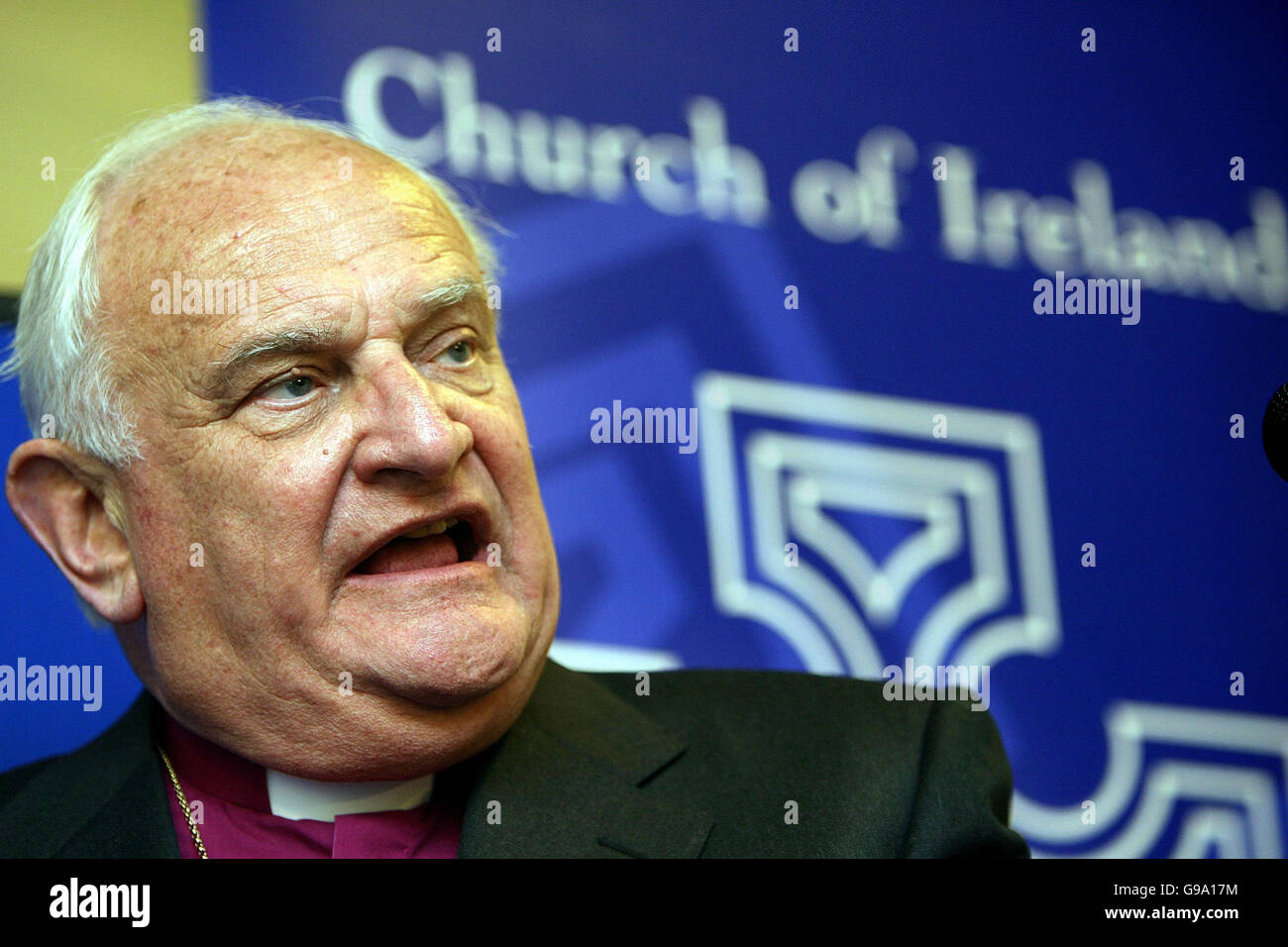Archbishop robin eames hi-res stock photography and images - Alamy