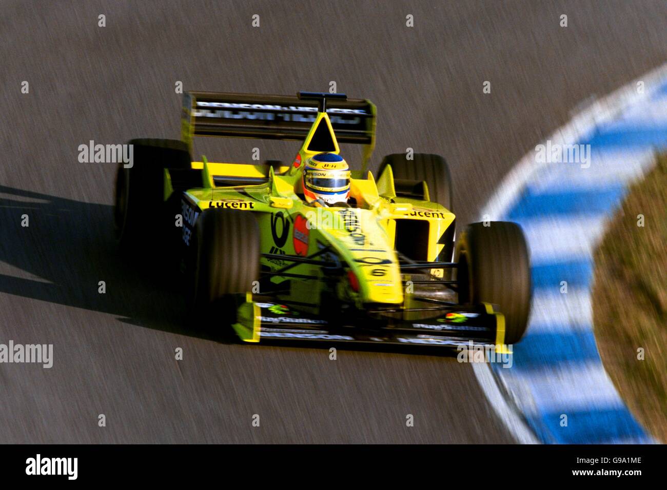 Action cornering f1 hi-res stock photography and images - Alamy