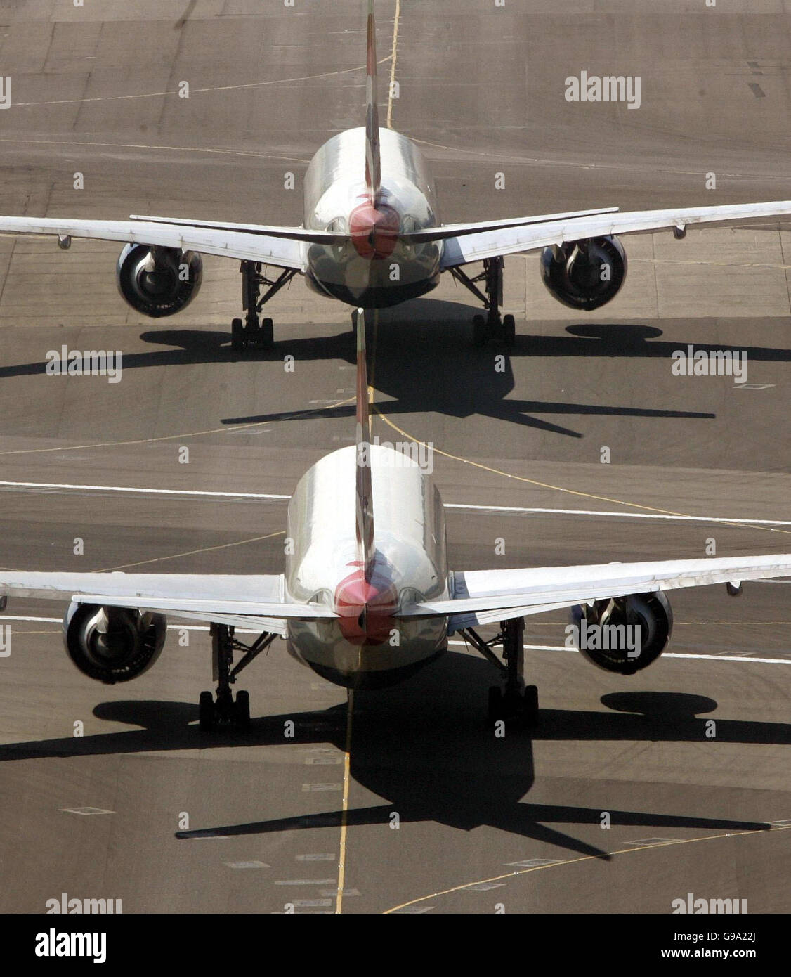 Airport control centre hi-res stock photography and images - Alamy