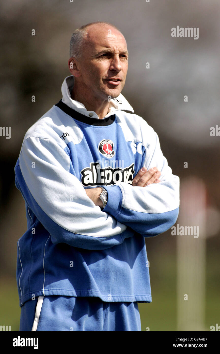 Steve gritt charlton coach hi-res stock photography and images - Alamy