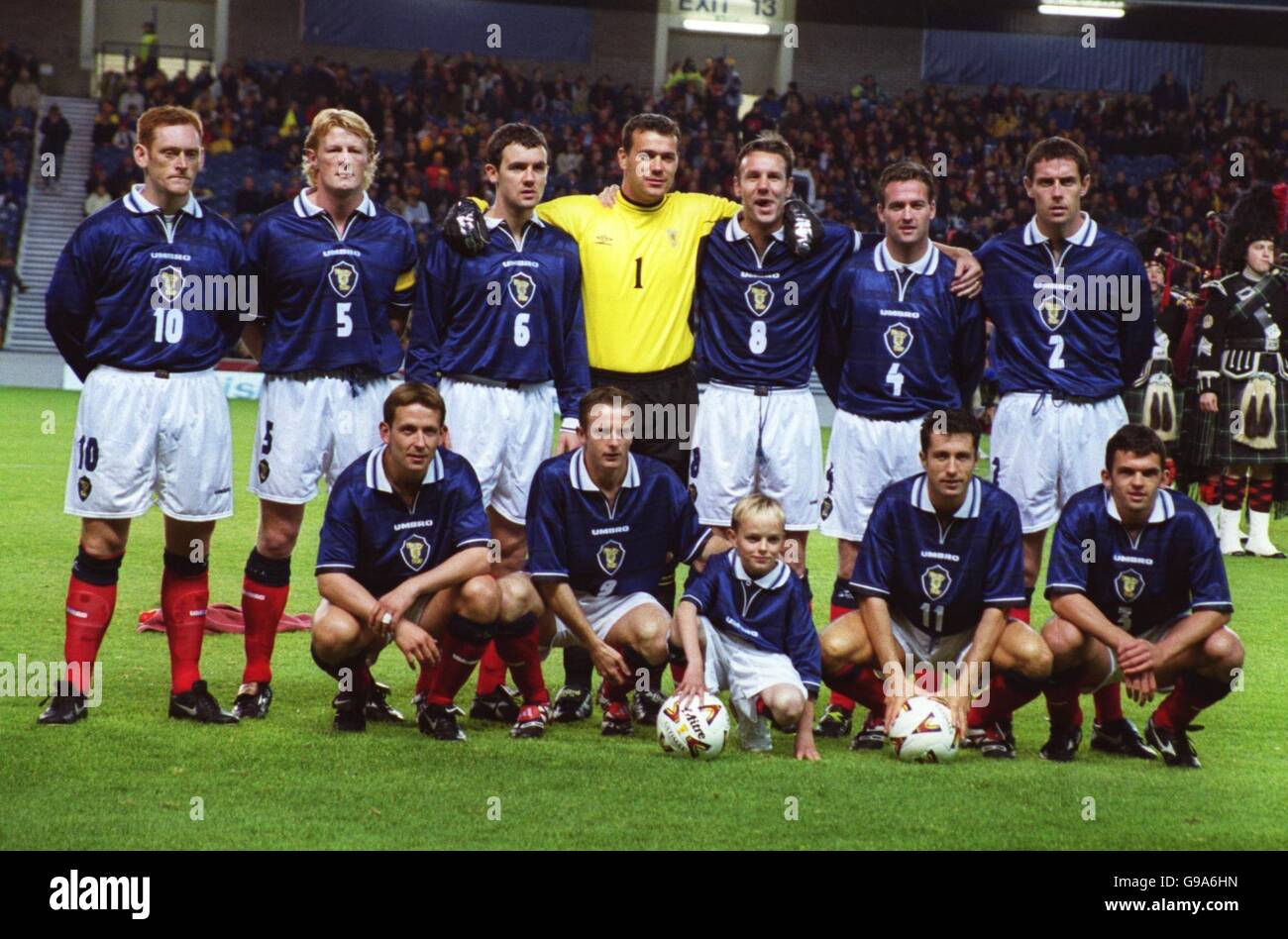 Euro 2000 scotland hi-res stock photography and images - Alamy