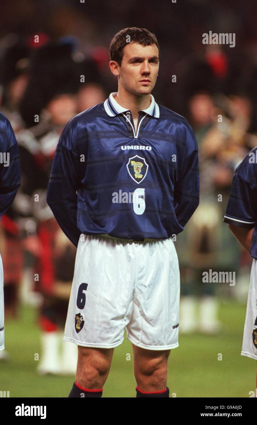 Euro 2000 scotland hi-res stock photography and images - Alamy