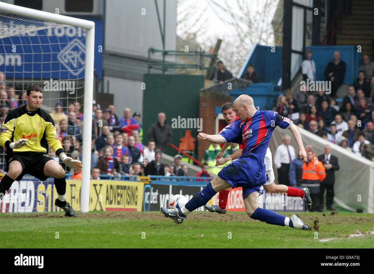 Andy johnson crystal palace hi-res stock photography and images - Alamy