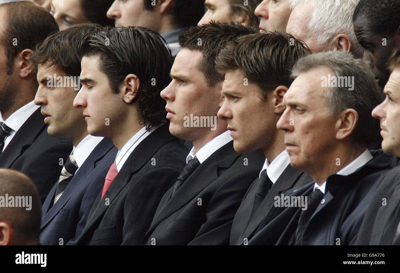 Liverpool Players (from 2nd right to left Xabi Alonso, Steve Finnan and ...