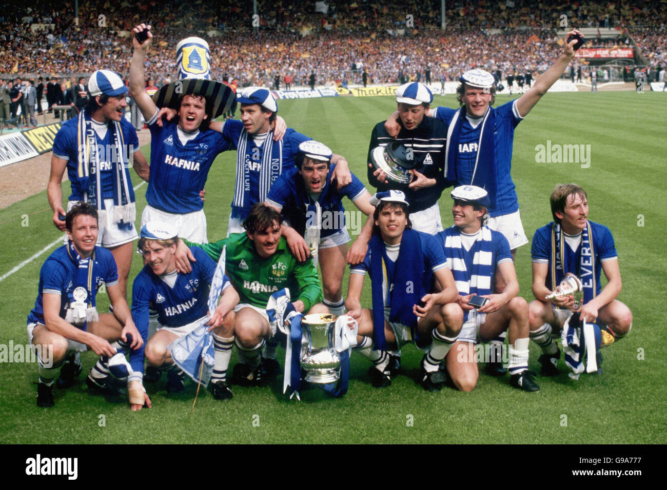 L r derek mountfield hi-res stock photography and images - Alamy