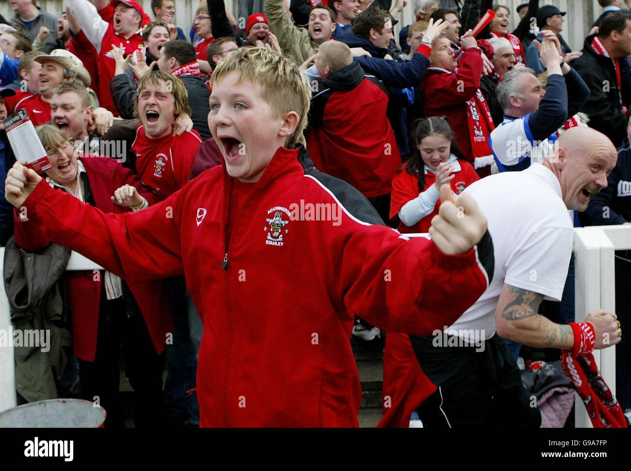 Woking fans hi-res stock photography and images - Alamy