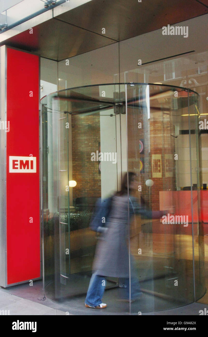 Robbie williams and the rolling stones last year hi-res stock ...