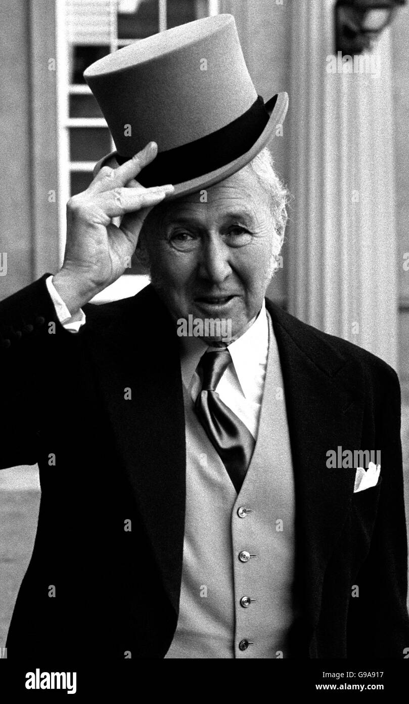 Anthony quayle hi-res stock photography and images - Alamy Anthony quayle hi-res stock photography and images - Alamy