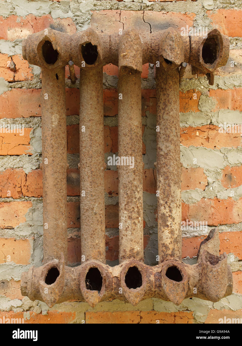 Cast iron radiator hi-res stock photography and images - Alamy