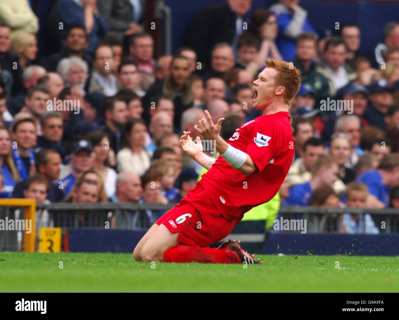 Riise chelsea liverpool hi-res stock photography and images - Alamy