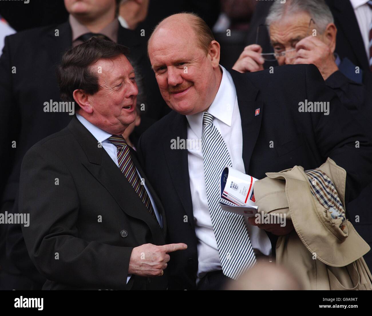 Fa chief executive brian barwick with dave richards hi-res stock ...