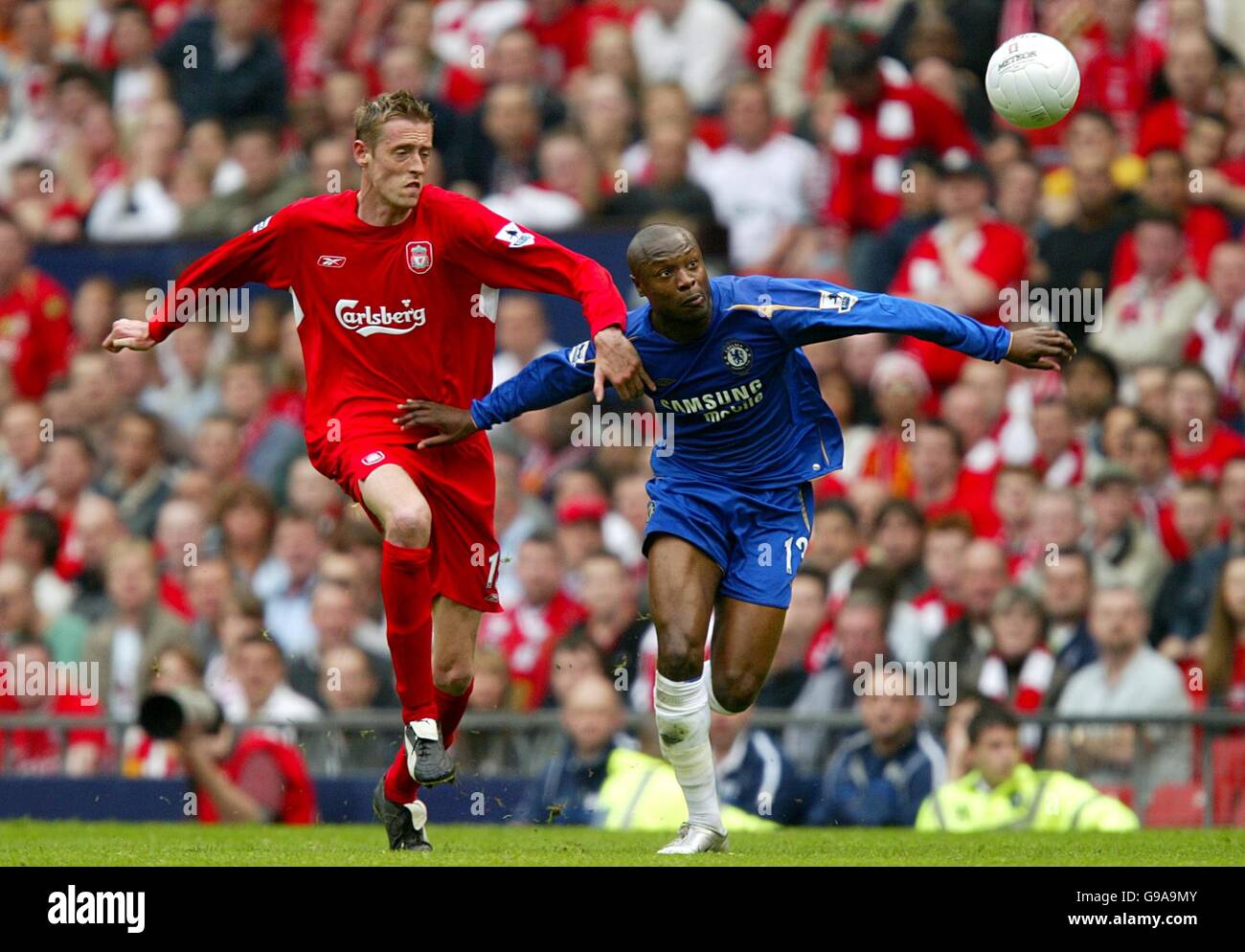 Semi crouch hi-res stock photography and images - Alamy