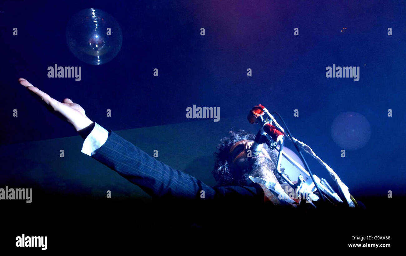 Flaming Lips singer Wayne Coyne performs - Royal Albert Hall, central ...