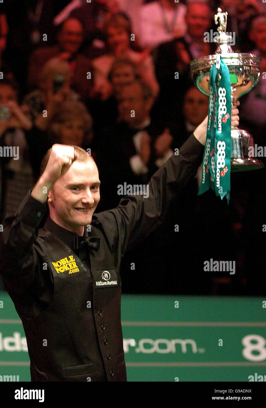 Graeme dott celebrates trophy hi-res stock photography and images - Alamy