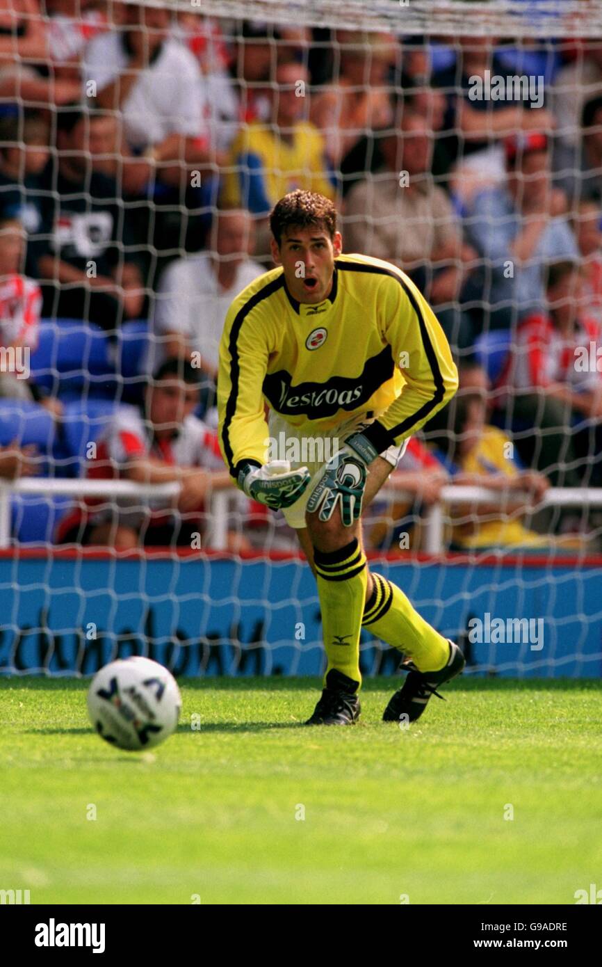 Reading scott howie hi-res stock photography and images - Alamy