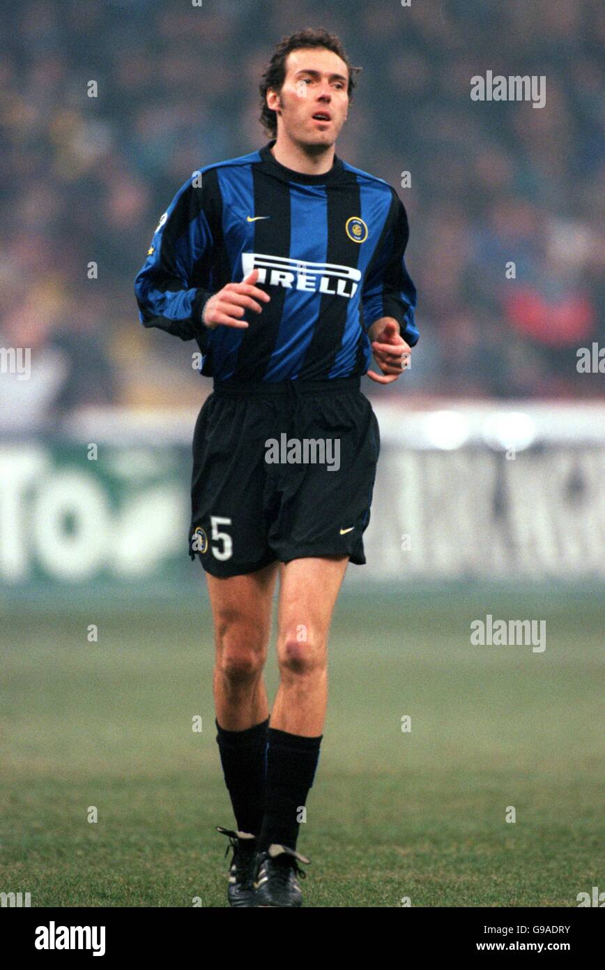 Inter milans laurent blanc hi-res stock photography and images - Alamy