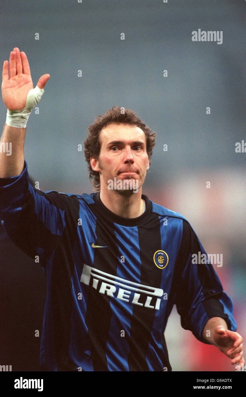 Inter milans laurent blanc hi-res stock photography and images - Alamy