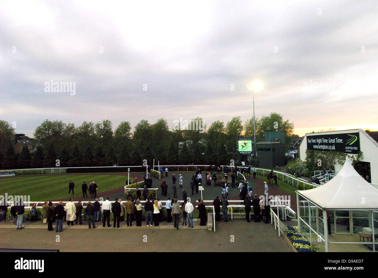 Horse Racing - Spring Festival Evening Racing - Kempton Park. The ...
