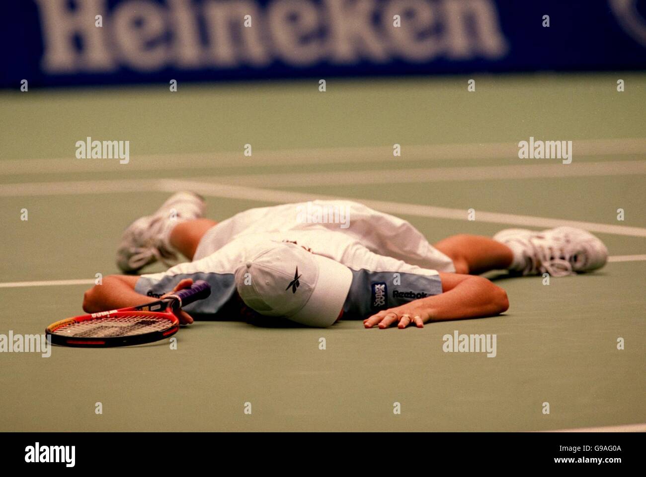 Martina hingis australian open 2000 hi-res stock photography and images ...