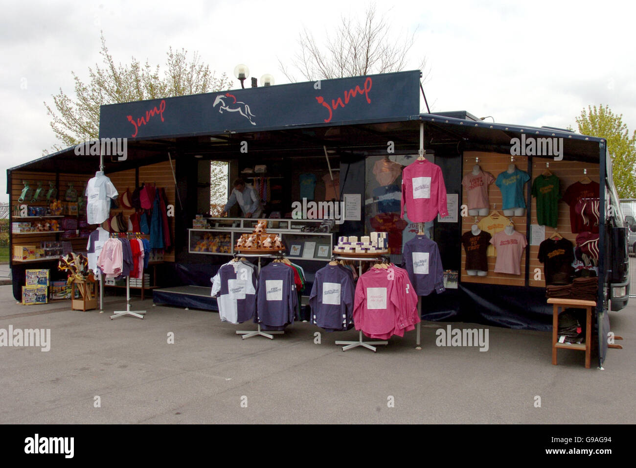 Merchandise booth hi-res stock photography and images - Alamy